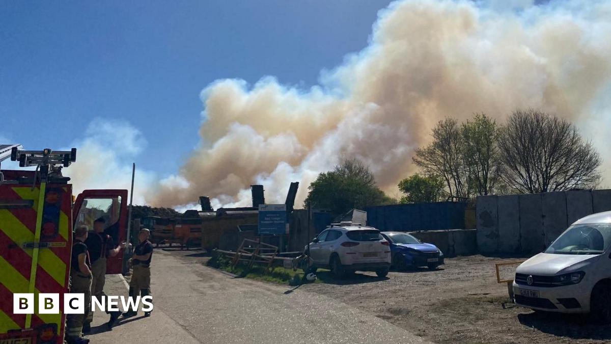 Suffolk compost fire being allowed to burn due to 'low risk' - BBC News