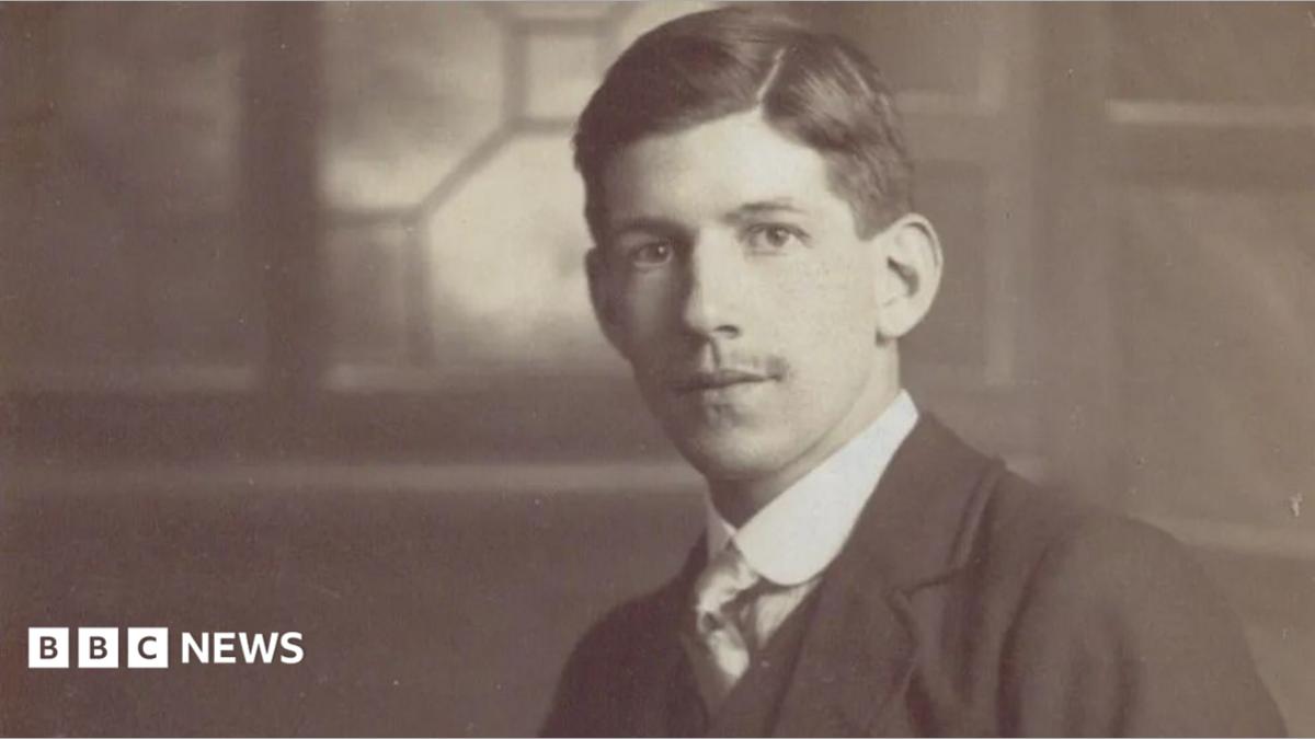 WW1 soldiers laid to rest 110 years after deaths - BBC News