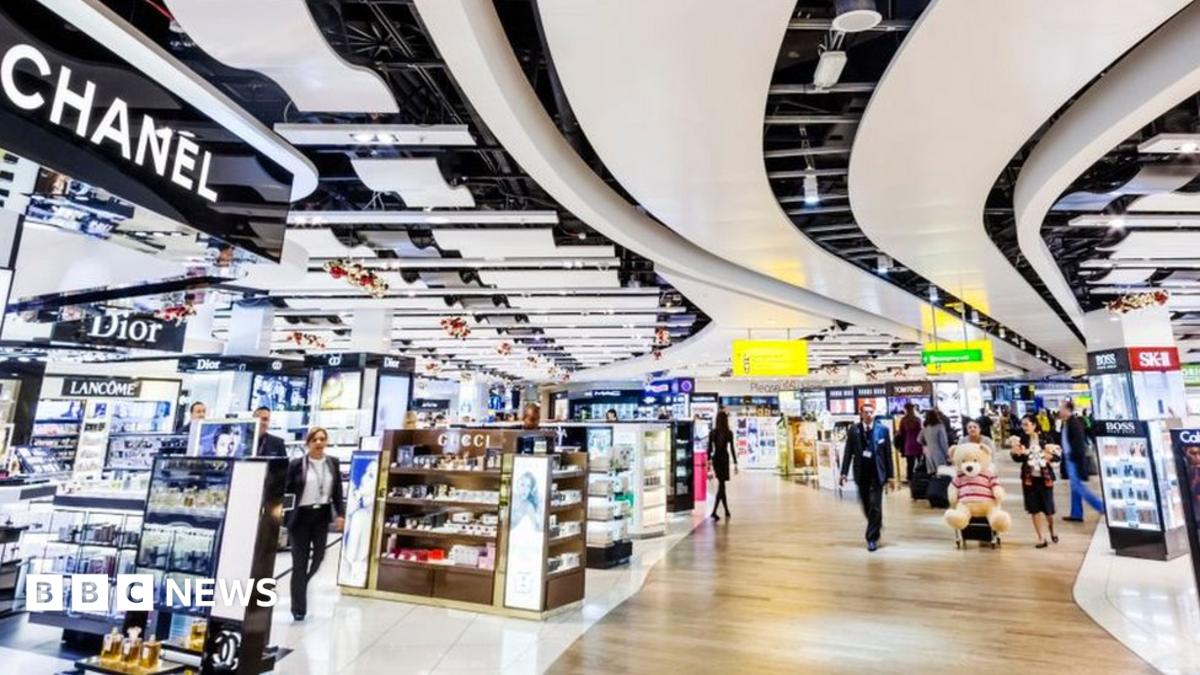 Reinstate VAT-free tourist shopping, businesses tell government - BBC News