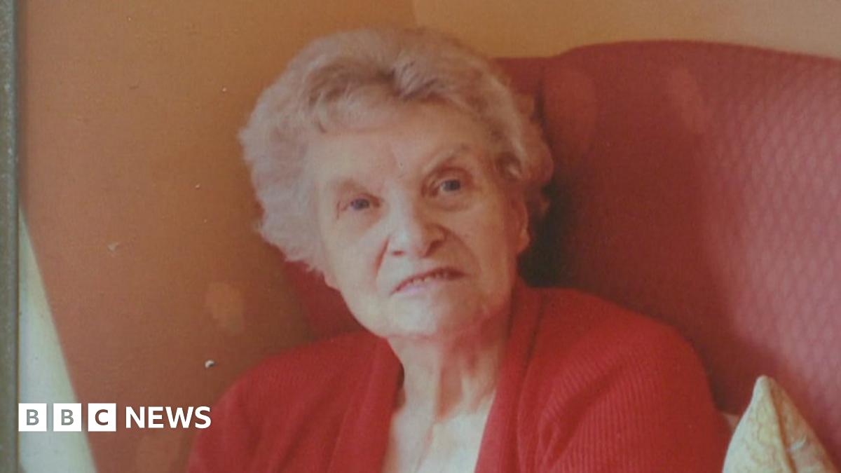 M11 death: Ambulance service banned after grandmother's death - BBC News