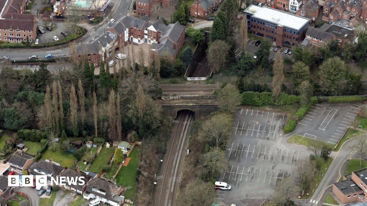 Cross City rail line from Birmingham to Lichfield to shut for bridge ...