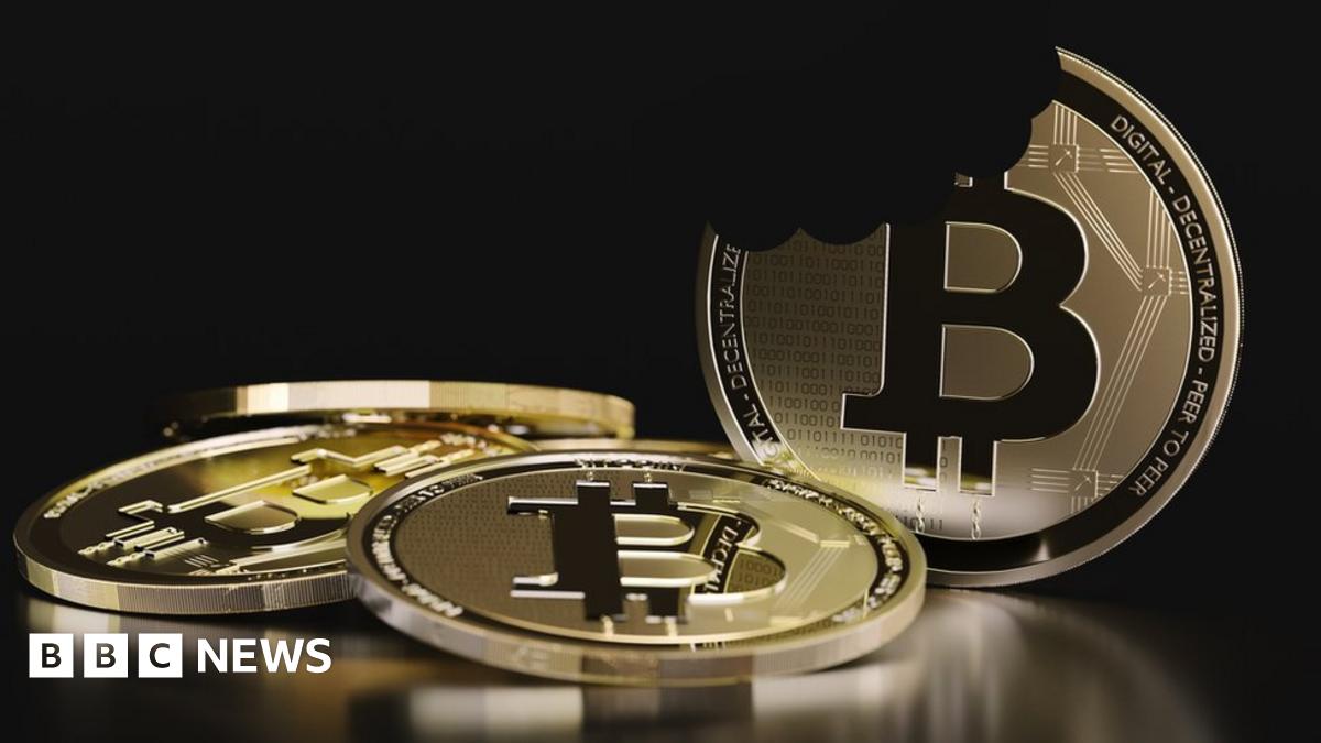 As banks buy up bitcoins, who else are the 'Bitcoin whales'? - BBC News