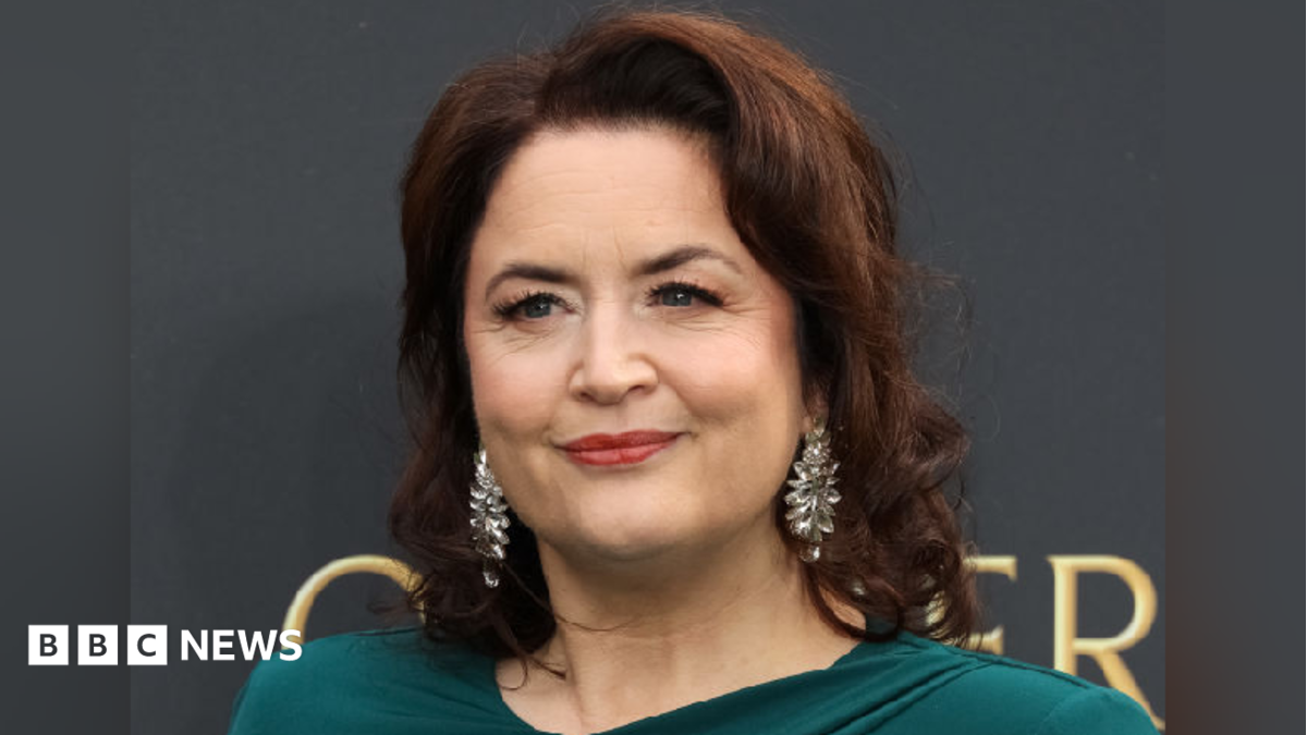 Ruth Jones to star in new Harlan Coben Netflix series Run Away - BBC News
