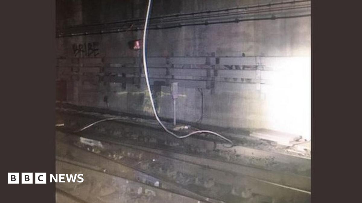 Thameslink disruption: London trains halted by 'multiple incidents ...