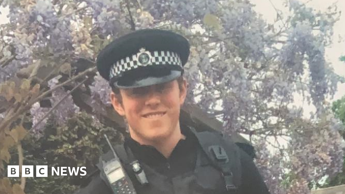 PC Andrew Harper: Killers' sentences to be reviewed - BBC News