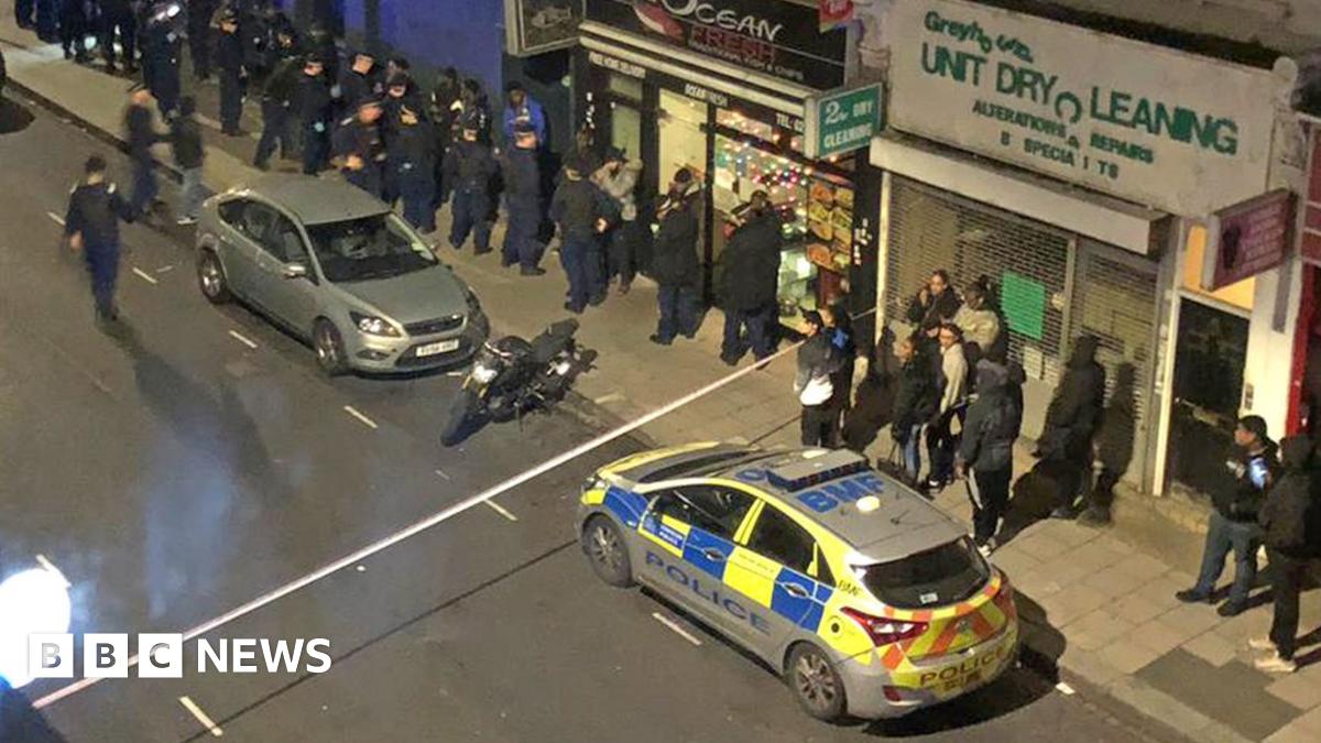 Hammersmith stabbing: 39 attempted murder arrests - BBC News