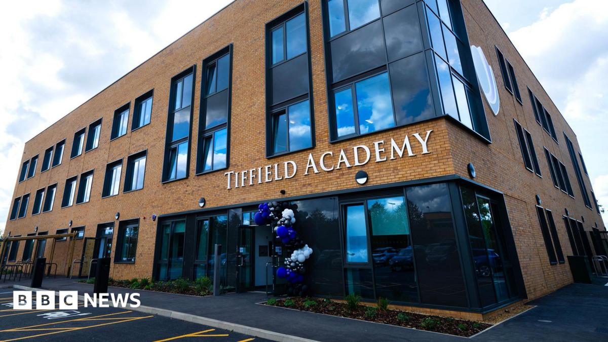 New Send school in Towcester welcomes its first pupils - BBC News