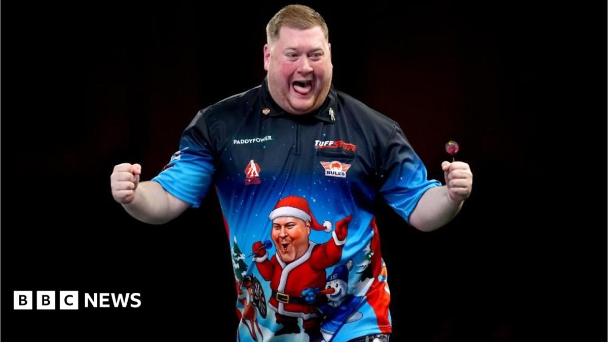 Ricky Evans would walk on to darts 'with reindeer if I could' - BBC News