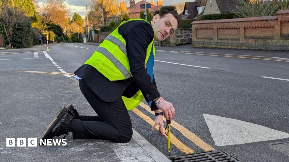 'Flat' speed bumps give Castle Donington residents the hump - BBC News