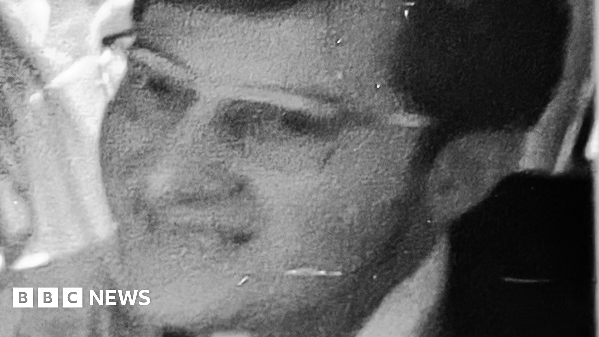 Teenagers jailed over fireworks attack on widower Robert Price - BBC News