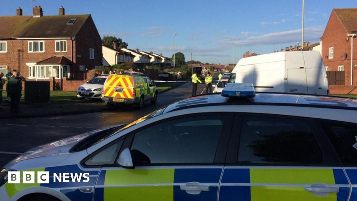 Man arrested over South Shields explosives alert - BBC News