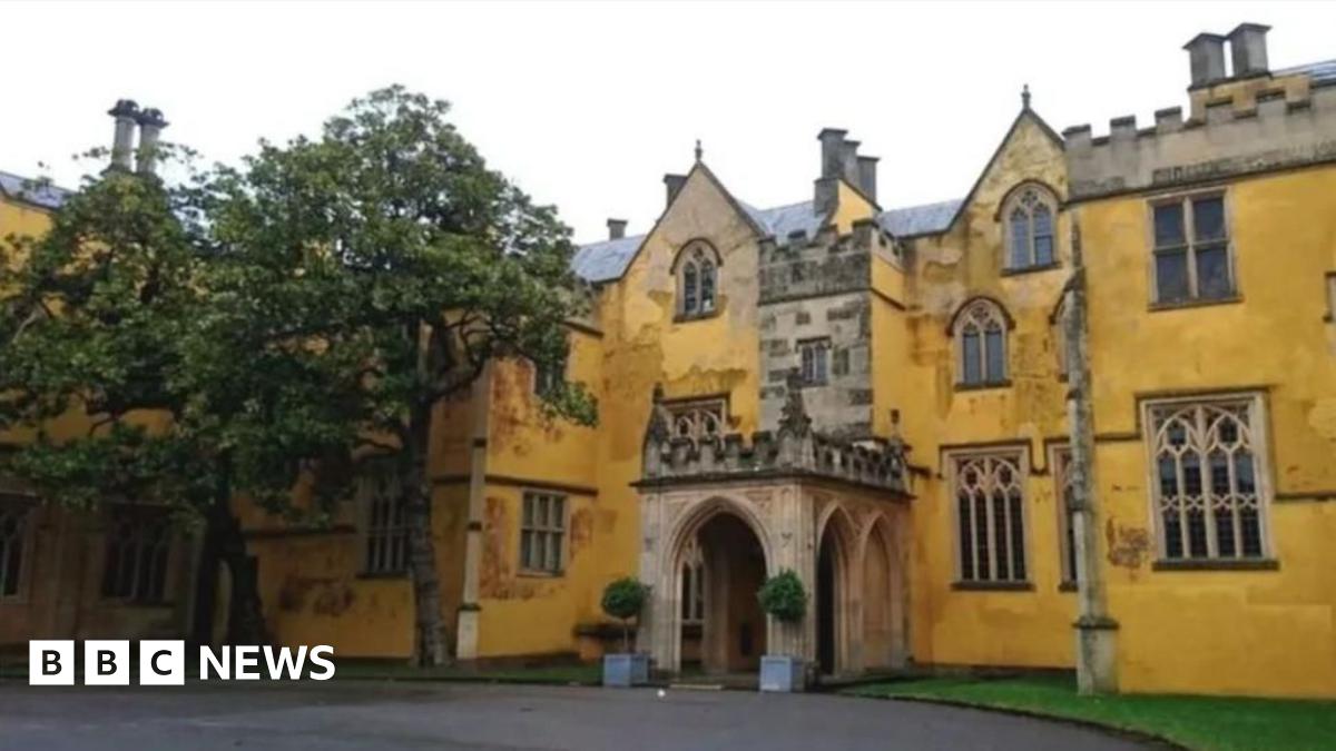 Grade 1-listed Ashton Court Mansion rescue plans approved - BBC News