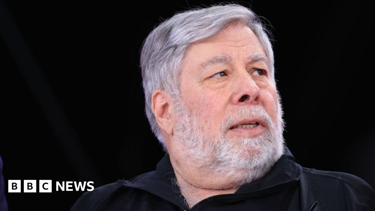 Apple co-founder says AI may make scams harder to spot - BBC News