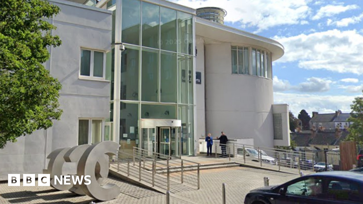 Denva Smith murder: Fifth man in court over Exmouth garden death - BBC News