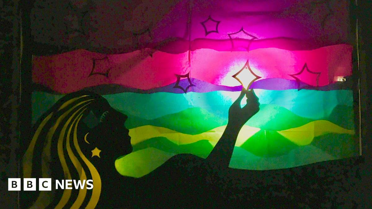 Window artwork display showcases Oxford community's creations - BBC News