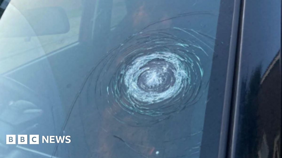 Several reports of teens throwing rocks at cars in Petersfield - BBC News