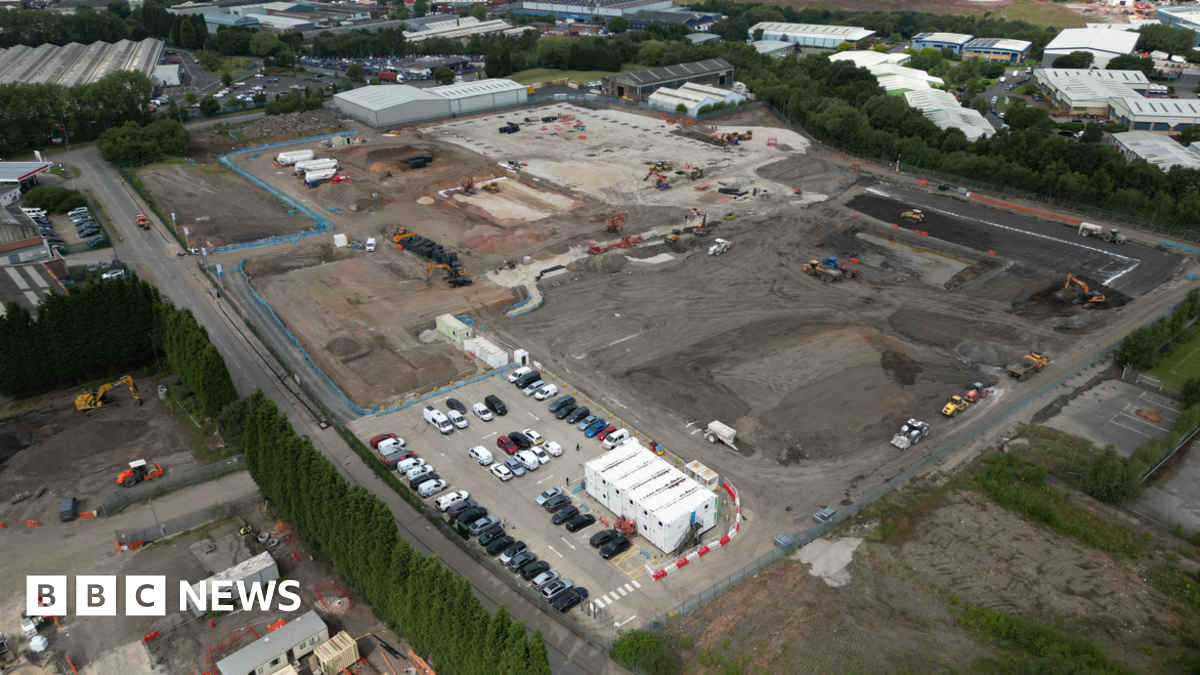 Work begins on Walsall household recycling centre - BBC News