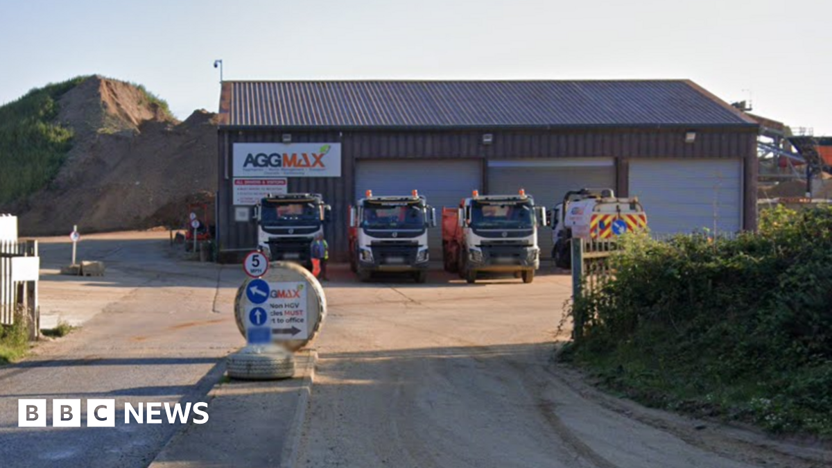 Stowmarket quarry expansion recommended despite objections - BBC News