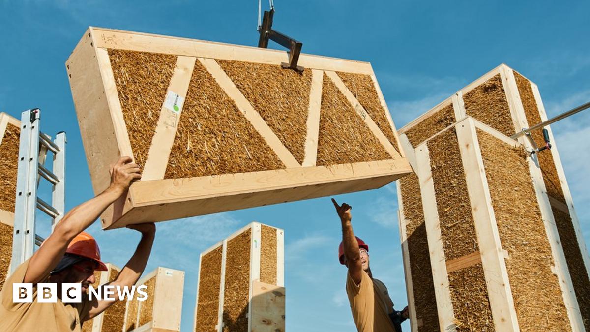 Should more British homes be built using straw? - BBC News