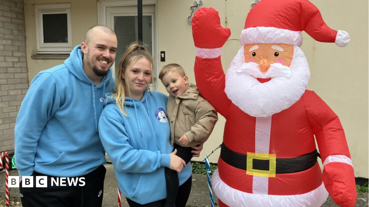 Family of Somerset boy with brain tumour deliver Christmas gifts - BBC News