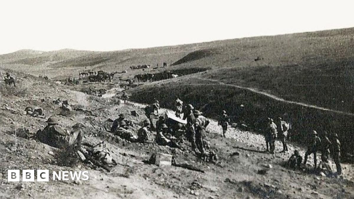 Armistice Day and Wales' soldiers from the 'Forgotten War' - BBC News