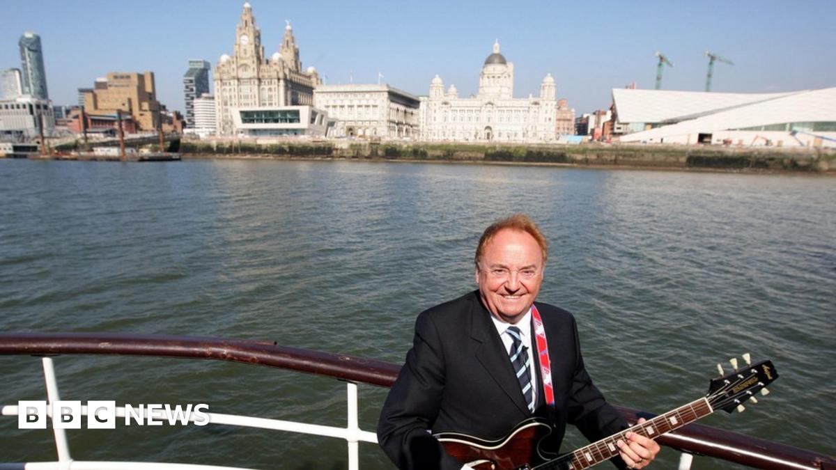 Gerry Marsden: Funeral held for Pacemakers star - BBC News