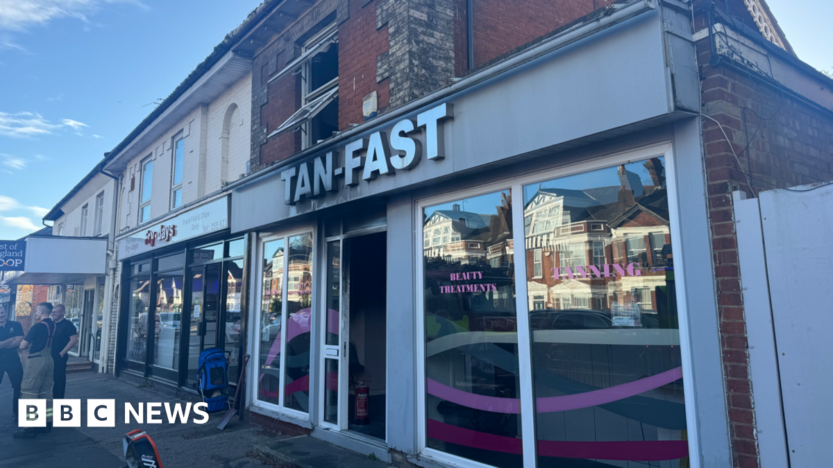 Ipswich tanning salon Tan-Fast damaged after sunbed catches fire - BBC News