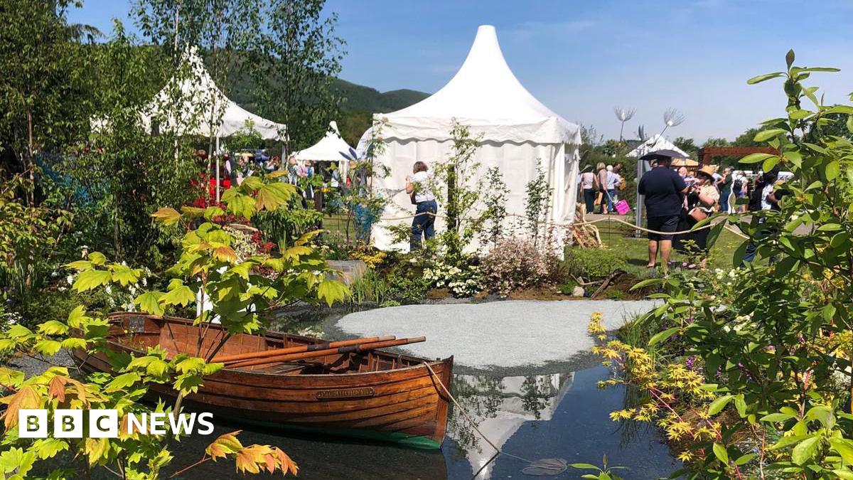 Preparations under way for 'special' RHS Malvern Spring Festival - BBC News