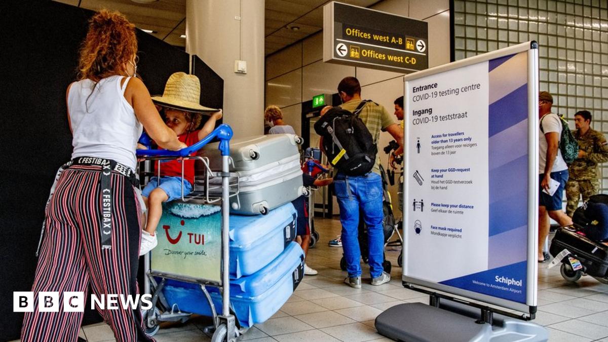 Coronavirus: New UK quarantine measures spark scramble to return - BBC News