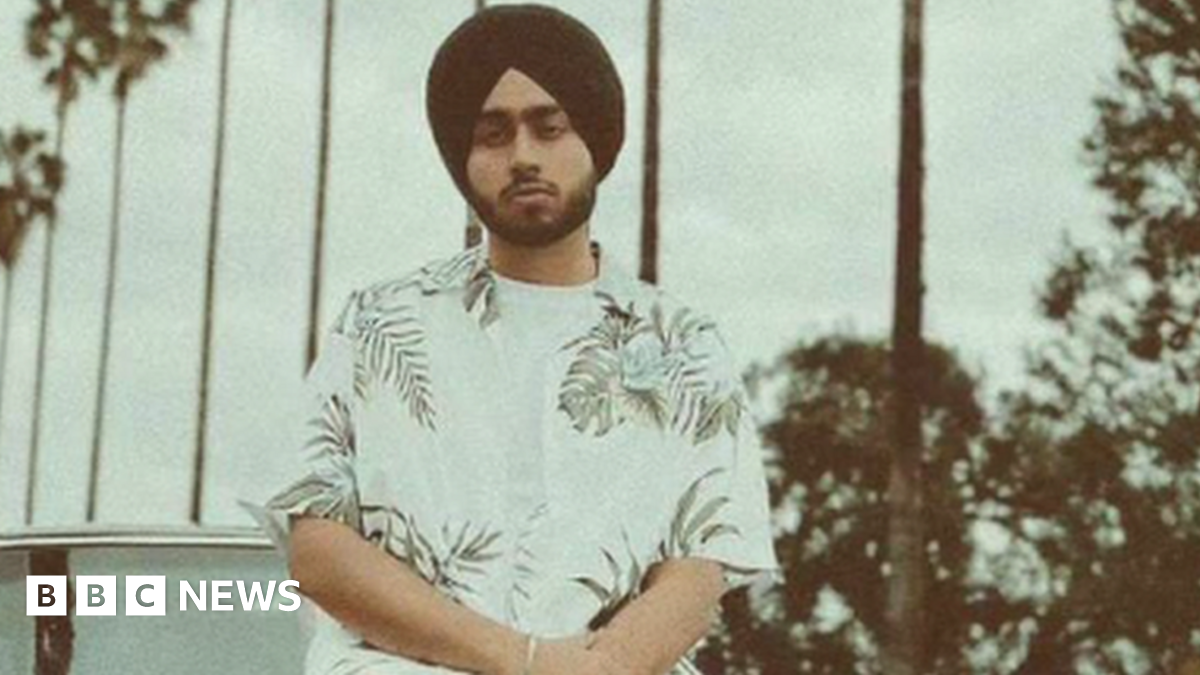 Shubhneet Singh: Punjabi rapper faces heat over concert hoodie - BBC News