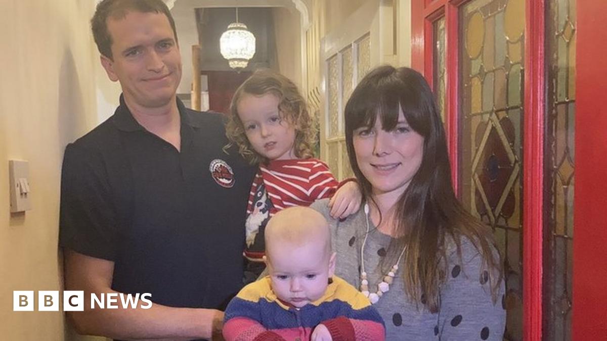 Brecon Beacons: Maternity leave doctor helped cave rescue - BBC News