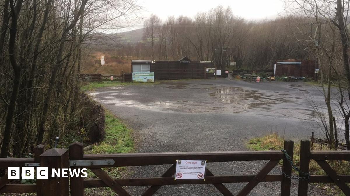 Cors Dyfi Reserve: £1.1m visitor centre gets green light - BBC News