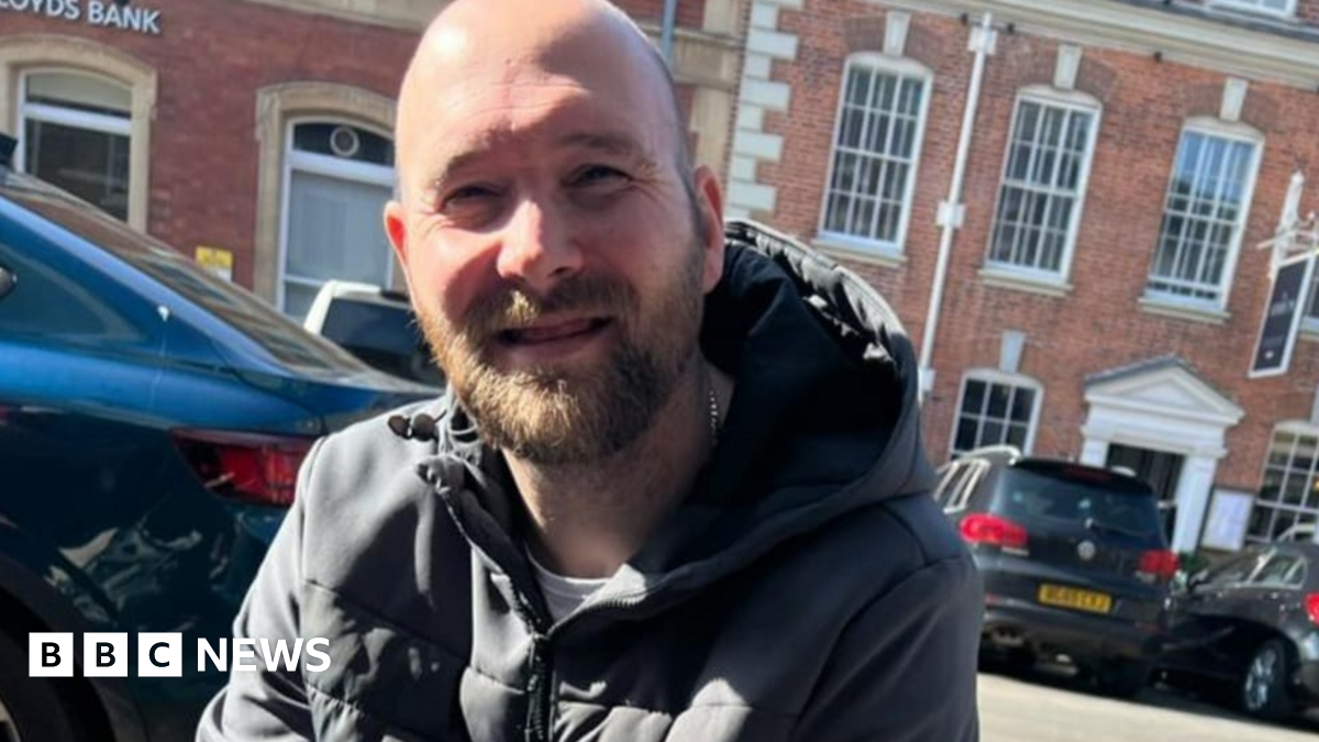 Fundraiser for Oldbury man who died in workplace incident - BBC News