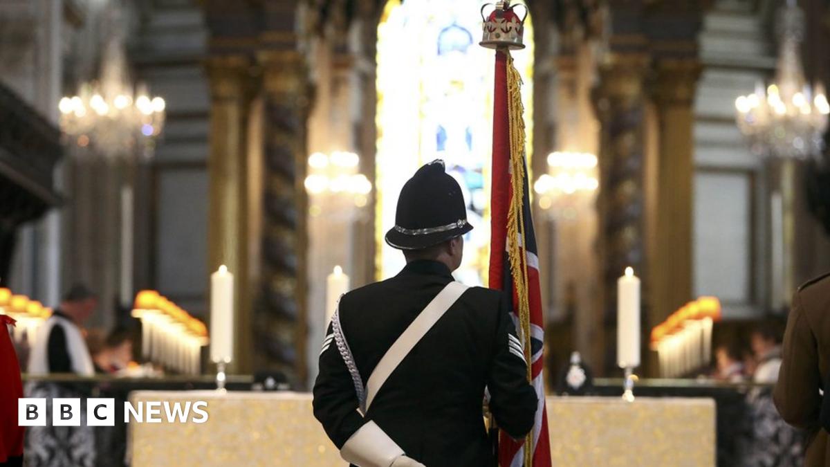 Prince Charles leads memorial to fallen police officers - BBC News