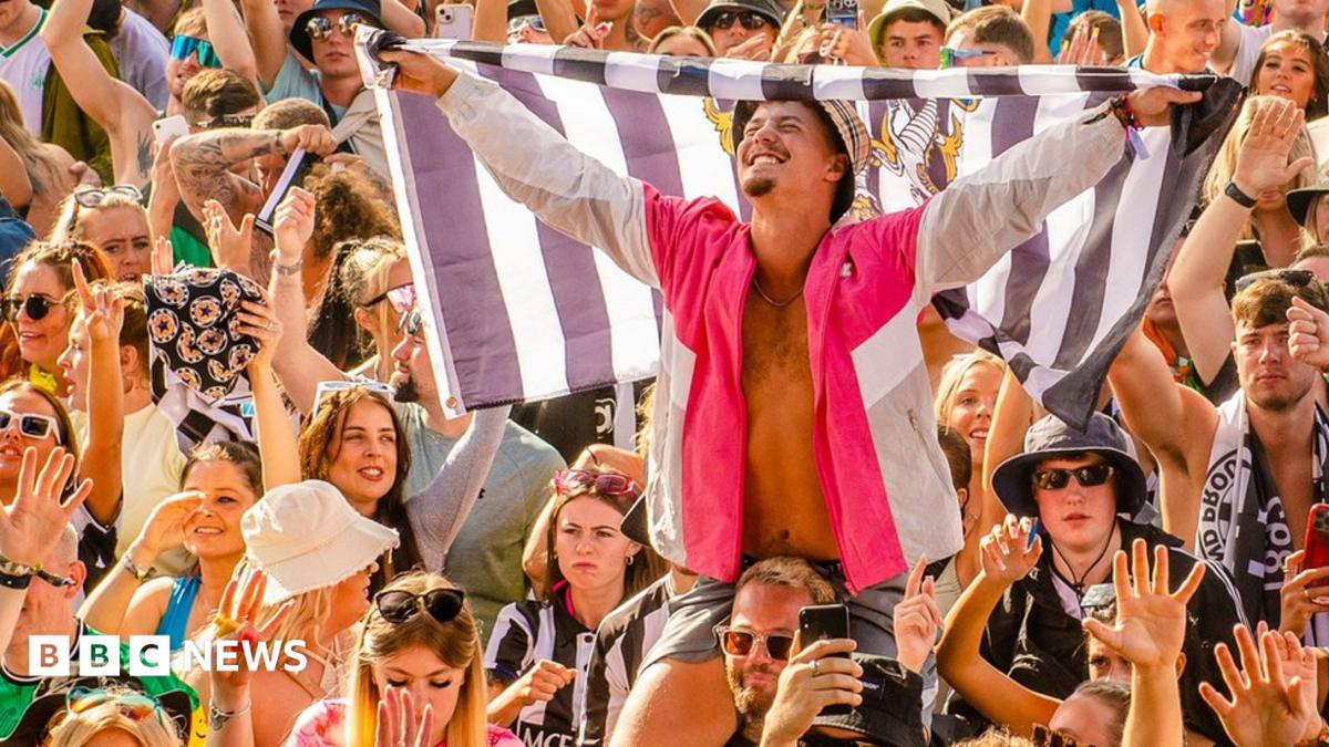 Creamfields North: Thousands enjoy big tunes and dance moves - BBC News