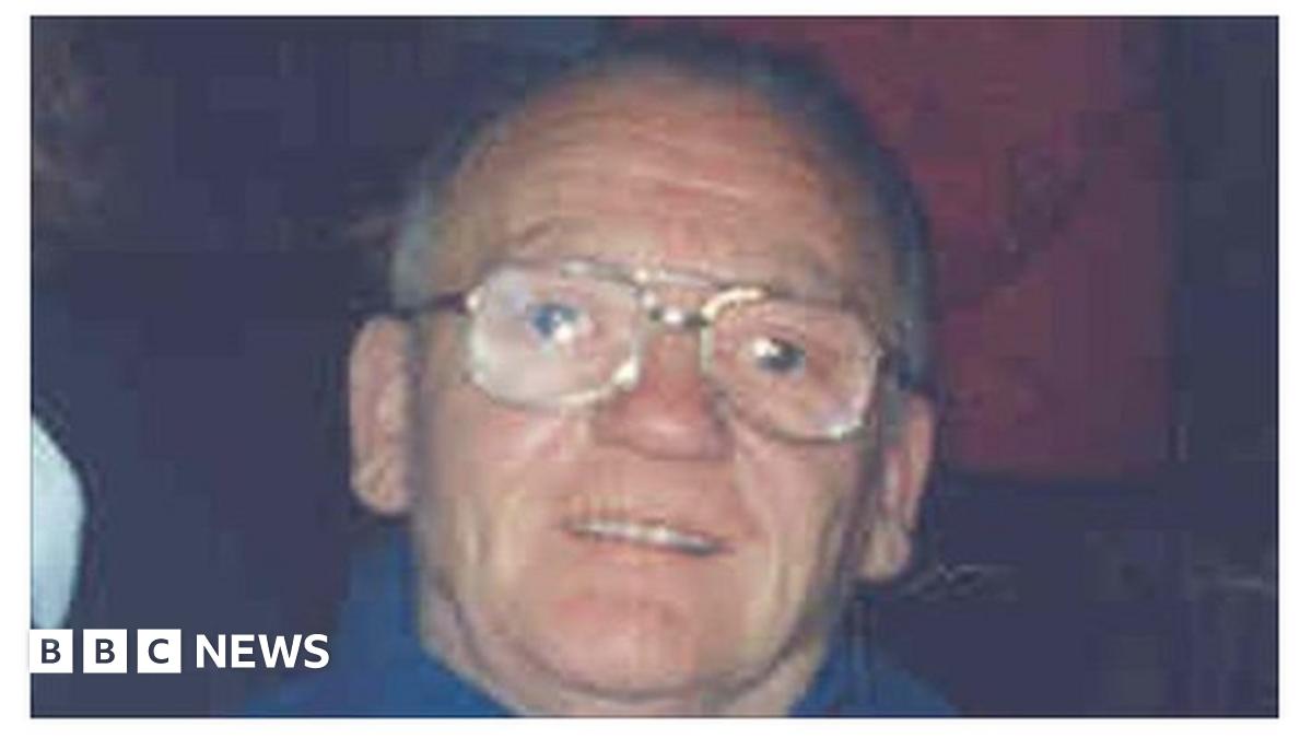 Appeal to trace David Findlay eight years after disappearance - BBC News