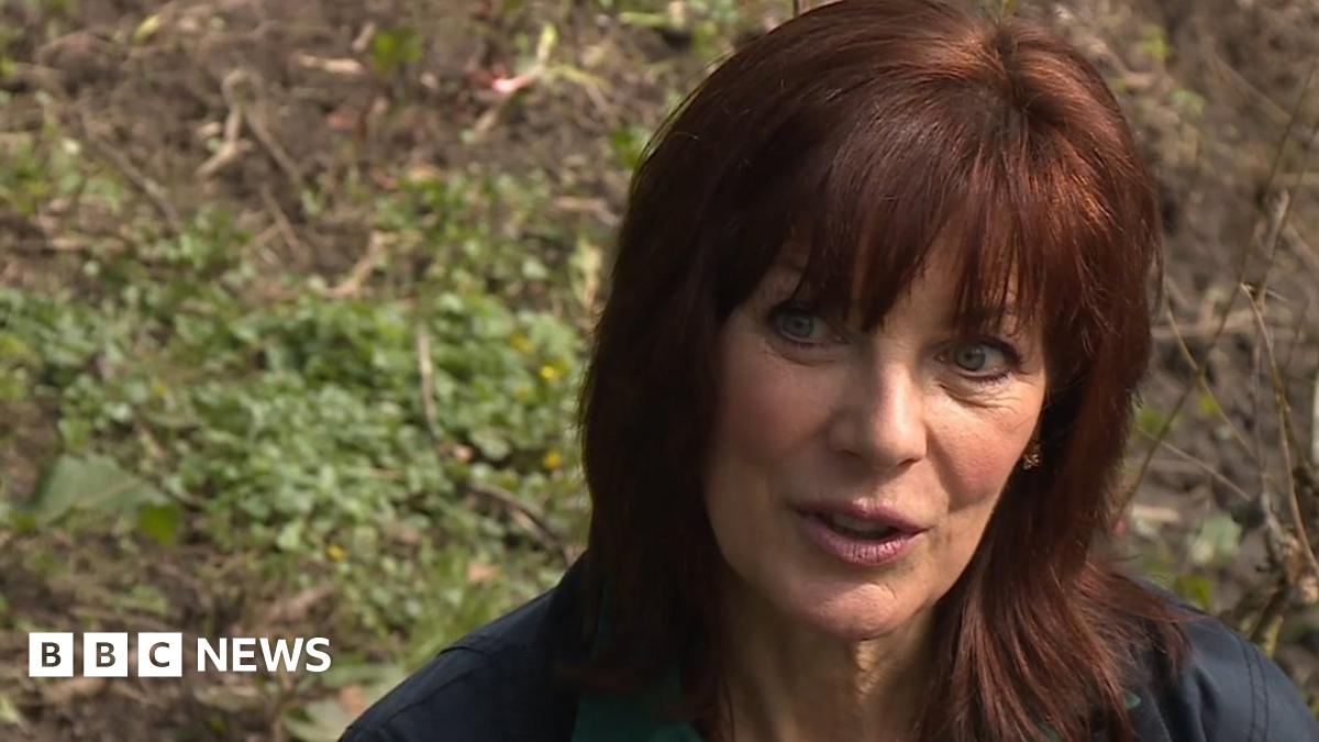 Tyne Tees' Pam Royle makes skin cancer plea - BBC News