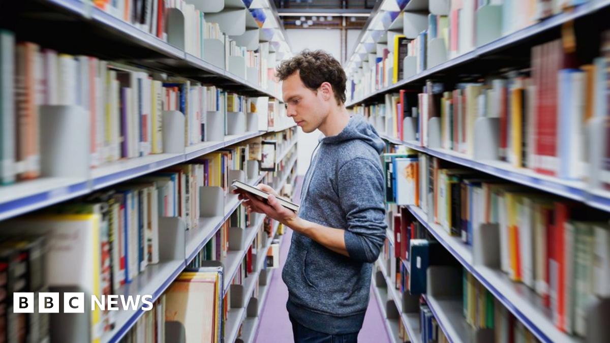 Consultation over plans to relocate Redditch library - BBC News