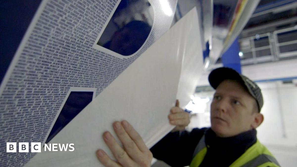 Invergordon's new lifeboat to have 'sea-going memorial' - BBC News