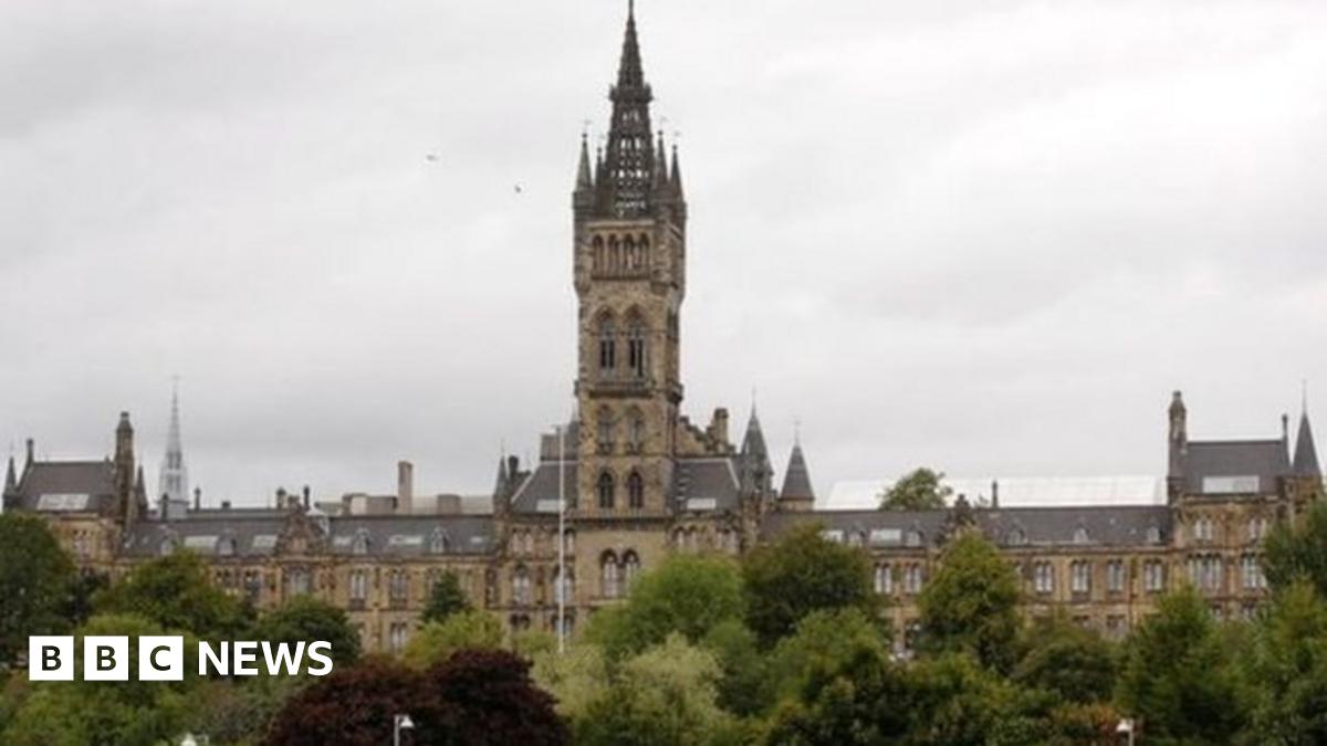 Glasgow medical students to resit exam after 'collusion' - BBC News
