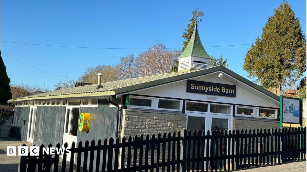 East Grinstead: Former church opens as community space - BBC News