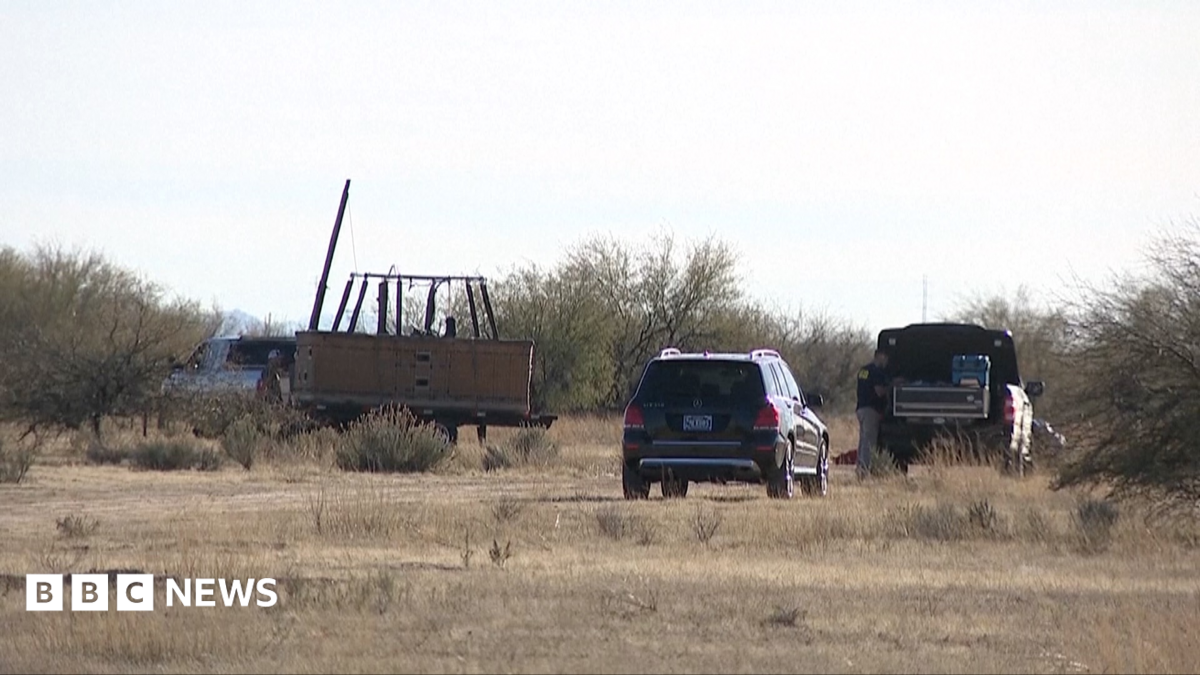 Hot air balloon crash kills four and injures one in Arizona desert ...