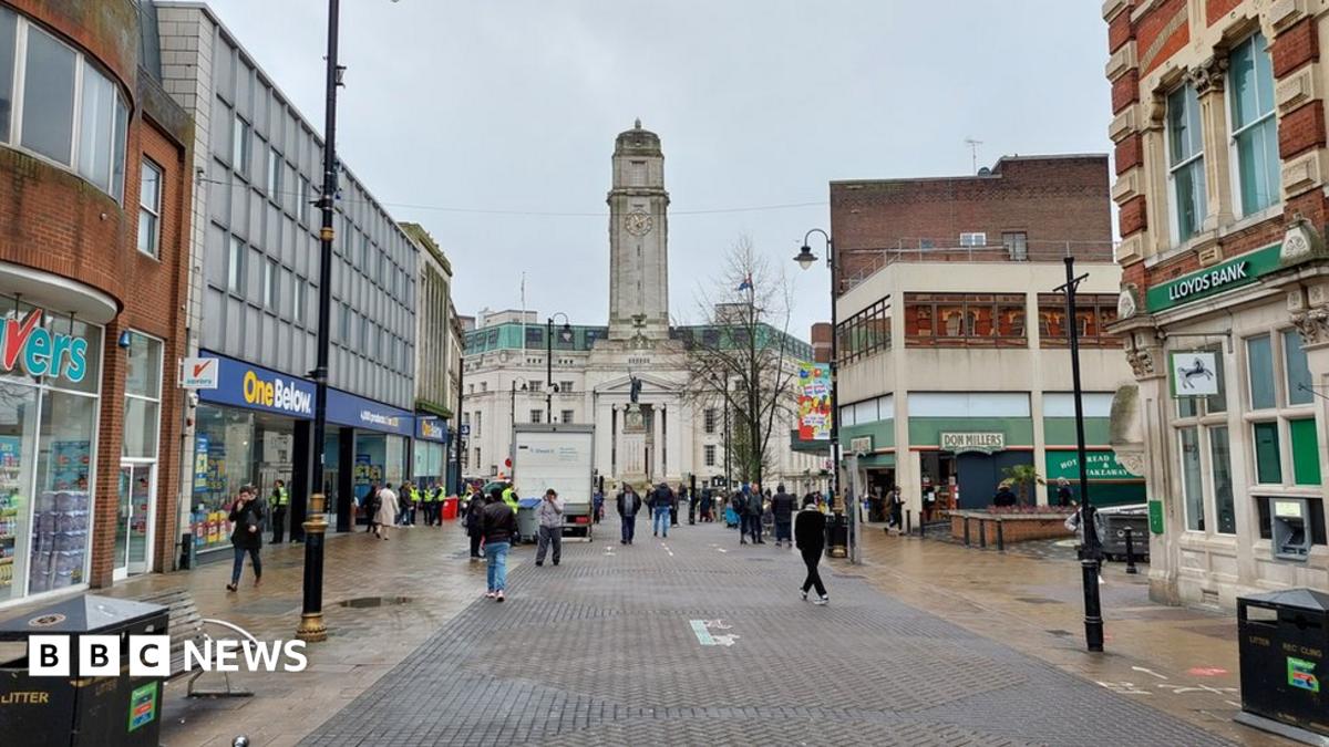 Luton's George Street added to Historic England's at risk register ...