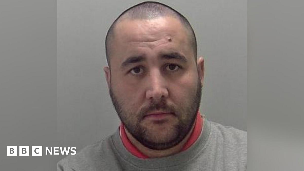 Man admits killing another in Alcester pub brawl - BBC News