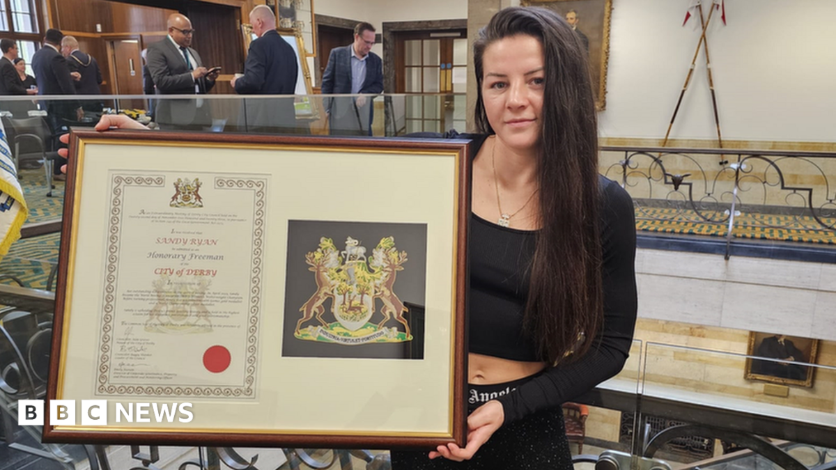 Proposals to change nomination process for Freedom of Derby - BBC News