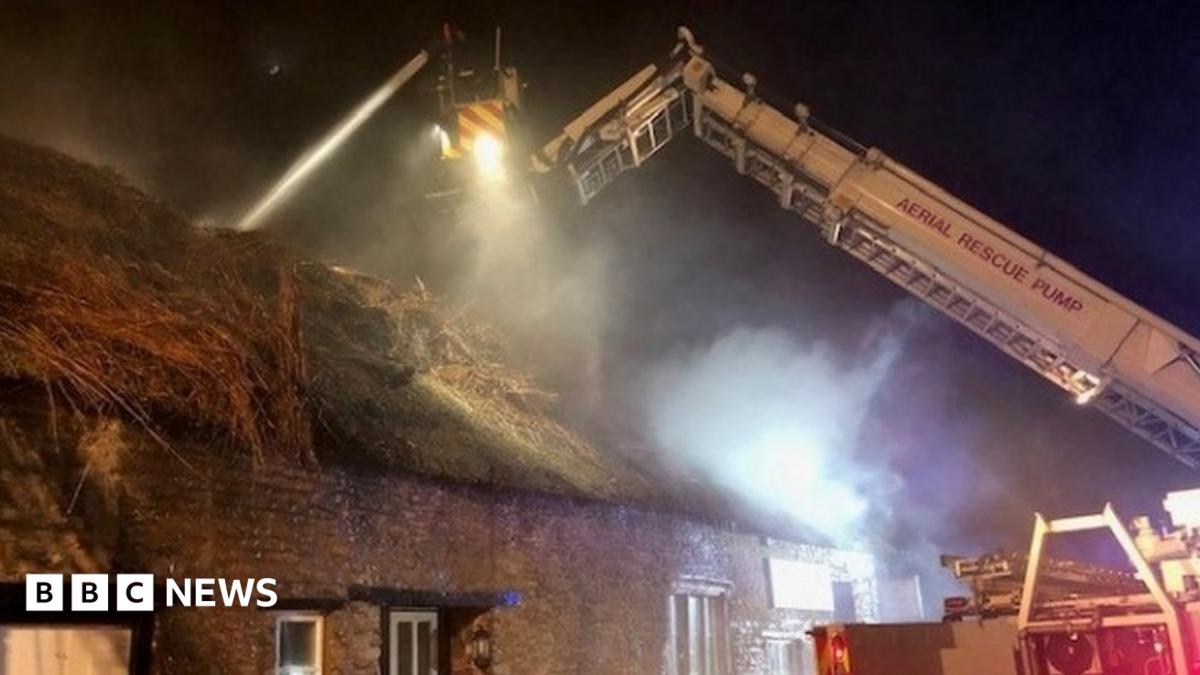 Bulwick: Thatched cottage fire damages village shop - BBC News