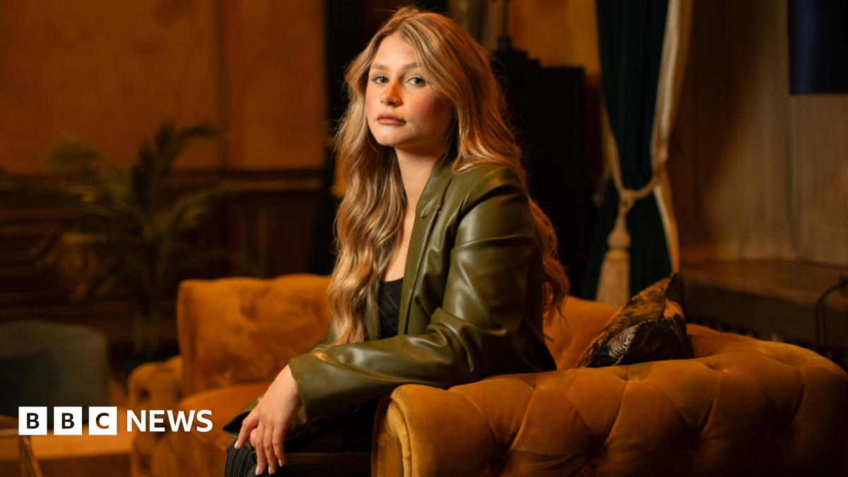 Mollie Pearce from The Traitors on her disability 'double whammy' - BBC News