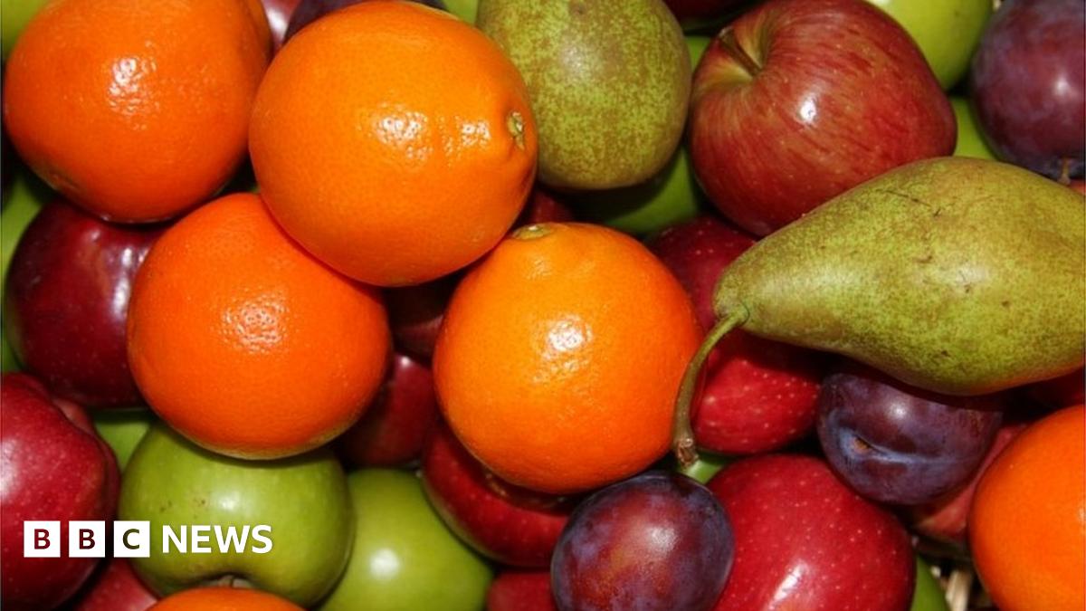 No deal Brexit 'could see Isle of Man face fruit shortages' - BBC News