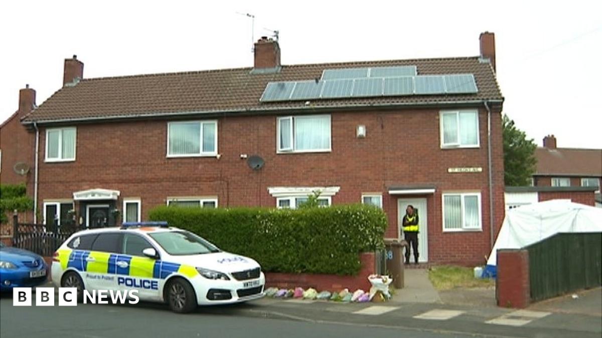 Wallsend death: Five teenagers arrested on suspicion of murder - BBC News