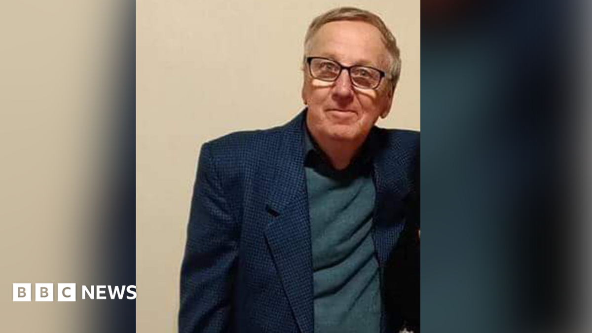 Cardiff man dies three months after being hit by car - BBC News
